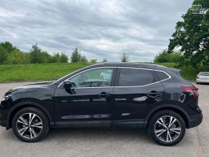 Black Nissan Qashqai 2018 in Kaunas, with an engine capacity of 1.20 L and mileage of 150 thousand km for 12100 €, photo 6 on AUTOMOTO.COM.LV