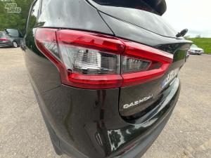 Black Nissan Qashqai 2018 in Kaunas, with an engine capacity of 1.20 L and mileage of 150 thousand km for 12100 €, photo 11 on AUTOMOTO.COM.LV