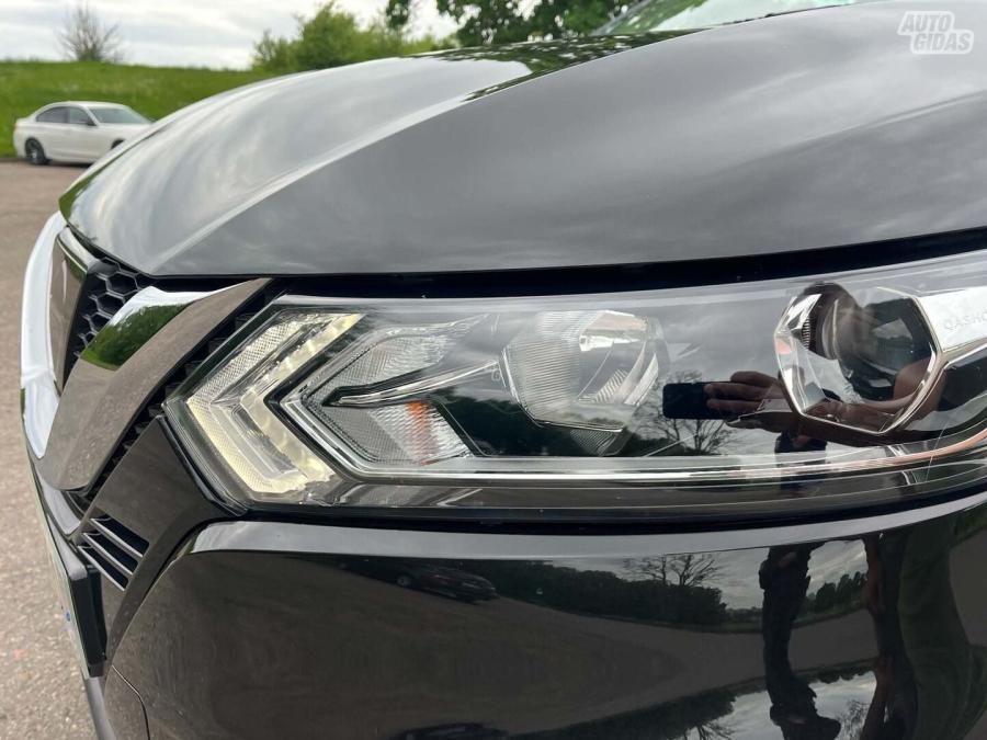 Black Nissan Qashqai 2018 in Kaunas, with an engine capacity of 1.20 L and mileage of 150 thousand km for 12100 €, photo 12 on AUTOMOTO.COM.LV