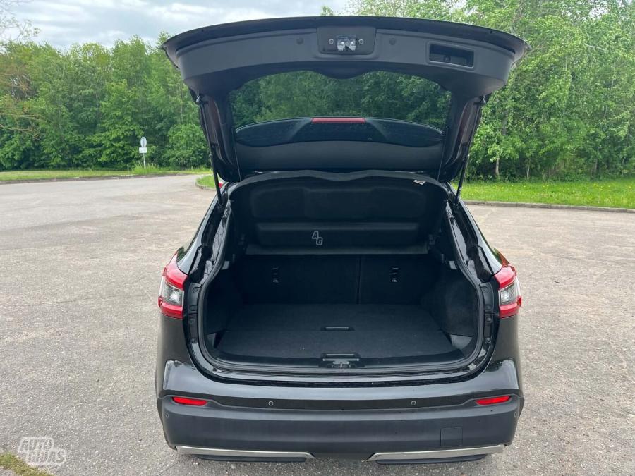 Black Nissan Qashqai 2018 in Kaunas, with an engine capacity of 1.20 L and mileage of 150 thousand km for 12100 €, photo 13 on AUTOMOTO.COM.LV