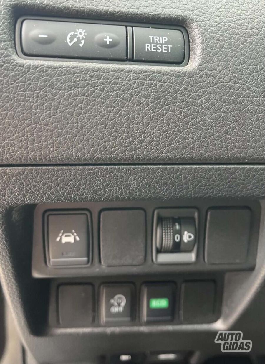Black Nissan Qashqai 2018 in Kaunas, with an engine capacity of 1.20 L and mileage of 150 thousand km for 12100 €, photo 22 on AUTOMOTO.COM.LV