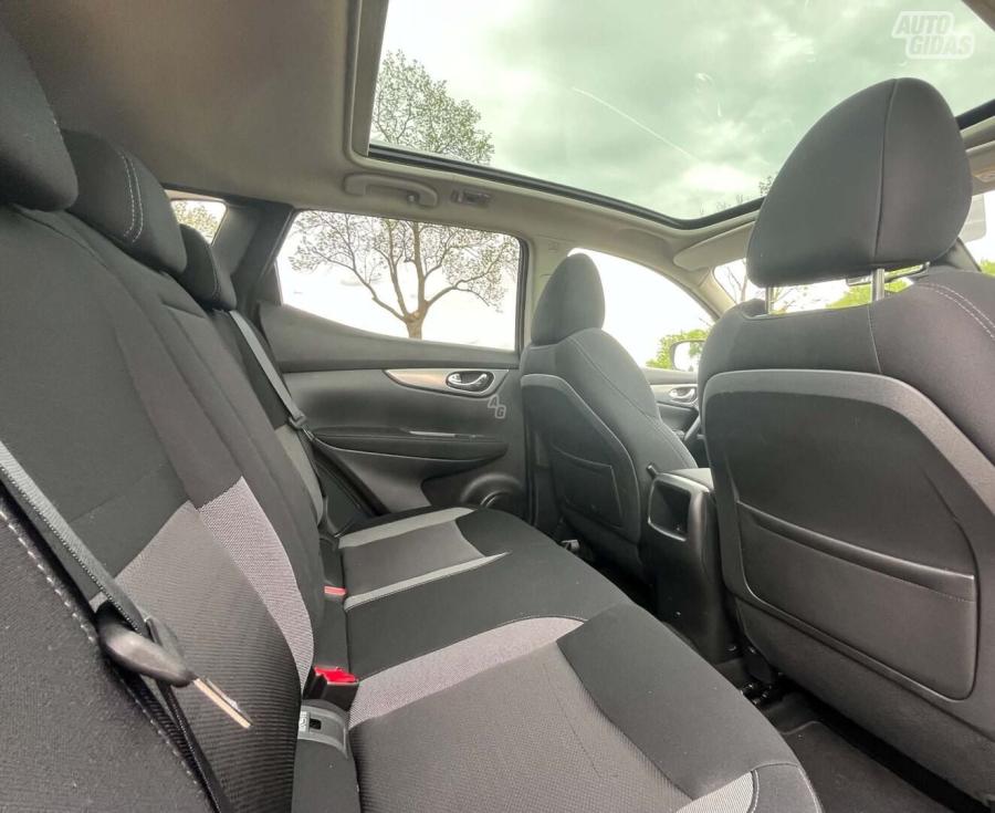 Black Nissan Qashqai 2018 in Kaunas, with an engine capacity of 1.20 L and mileage of 150 thousand km for 12100 €, photo 28 on AUTOMOTO.COM.LV