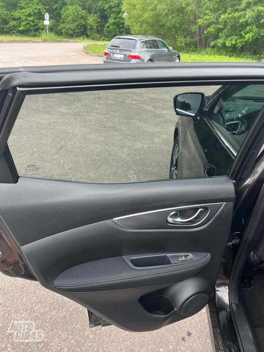 Black Nissan Qashqai 2018 in Kaunas, with an engine capacity of 1.20 L and mileage of 150 thousand km for 12100 €, photo 31 on AUTOMOTO.COM.LV