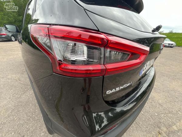 Black Nissan Qashqai 2018 in Kaunas, with an engine capacity of 1.20 L and mileage of 150 thousand km for 12900 €, photo 10 on AUTOMOTO.COM.LV