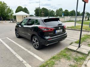 Black Nissan Qashqai 2018 in Riga, with an engine capacity of 1.20 L and mileage of 97 thousand km for 11700 €, photo 5 on AUTOMOTO.COM.LV