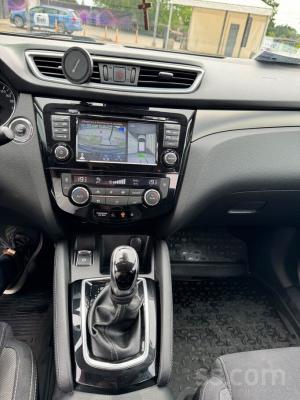 Black Nissan Qashqai 2018 in Riga, with an engine capacity of 1.20 L and mileage of 97 thousand km for 11700 €, photo 11 on AUTOMOTO.COM.LV