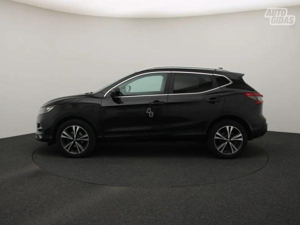 Black Nissan Qashqai 2018 in Vilnius, with an engine capacity of 1.20 L and mileage of 161 thousand km for 11799 €, photo 6 on AUTOMOTO.COM.LV