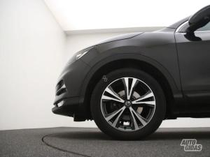 Черный Ниссан Кашкай 2018 в Вильнюс, объемом двигателя 1.20 л и пробегом 161 тыс. км за 11799 €, фото 28 на AUTOMOTO.COM.LV