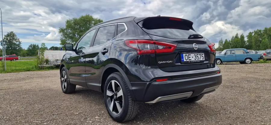 Melns Nissan Qashqai 2018 Daugavpils, ar dzinēja tilpumu 1.50 L un nobraukumu 50 tūkst. km par 13550 €, foto 4 vietnē AUTOMOTO.COM.LV