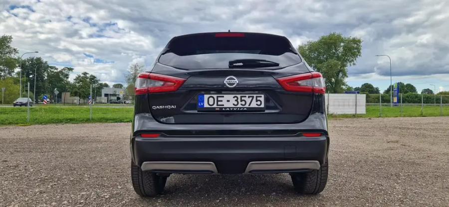 Melns Nissan Qashqai 2018 Daugavpils, ar dzinēja tilpumu 1.50 L un nobraukumu 50 tūkst. km par 13550 €, foto 5 vietnē AUTOMOTO.COM.LV