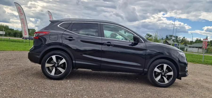 Melns Nissan Qashqai 2018 Daugavpils, ar dzinēja tilpumu 1.50 L un nobraukumu 50 tūkst. km par 13550 €, foto 8 vietnē AUTOMOTO.COM.LV
