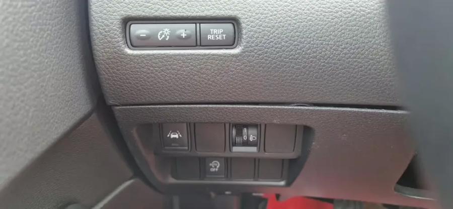 Melns Nissan Qashqai 2018 Daugavpils, ar dzinēja tilpumu 1.50 L un nobraukumu 50 tūkst. km par 13550 €, foto 16 vietnē AUTOMOTO.COM.LV