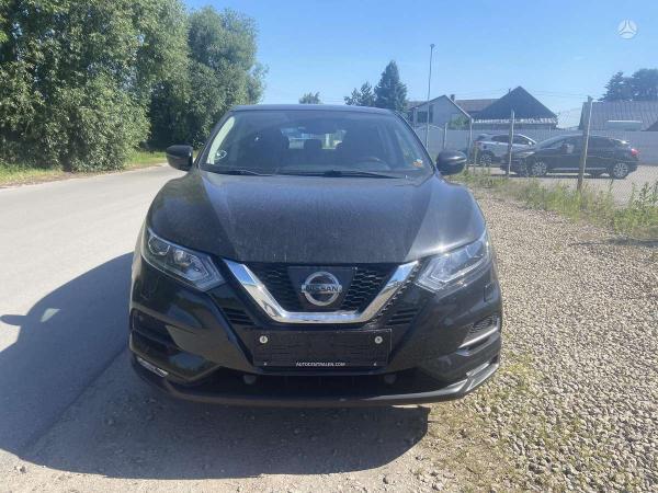 Black Nissan Qashqai 2018 in Taurage, with an engine capacity of 1.20 L and mileage of 163 thousand km for 8750 €, photo 2 on AUTOMOTO.COM.LV
