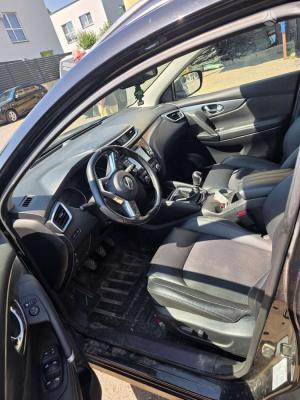 Melns Nissan Qashqai 2018 Marijampole, ar dzinēja tilpumu 1.46 L un nobraukumu 162 tūkst. km par 11000 €, foto 5 vietnē AUTOMOTO.COM.LV