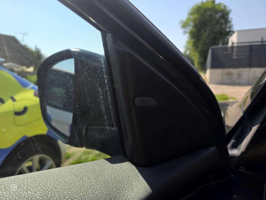 Melns Nissan Qashqai 2018 Marijampole, ar dzinēja tilpumu 1.46 L un nobraukumu 162 tūkst. km par 11000 €, foto 8 vietnē AUTOMOTO.COM.LV