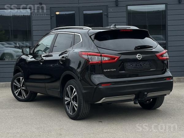 Melns Nissan Qashqai 2018 Jelgava, ar dzinēja tilpumu 1.20 L un nobraukumu 220 tūkst. km par 10800 €, foto 2 vietnē AUTOMOTO.COM.LV
