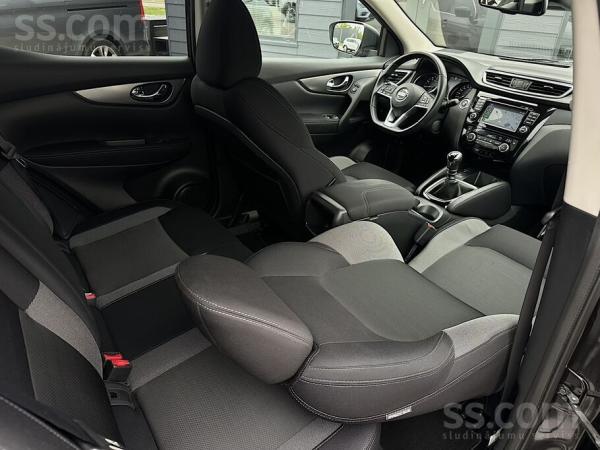 Melns Nissan Qashqai 2018 Jelgava, ar dzinēja tilpumu 1.20 L un nobraukumu 220 tūkst. km par 10800 €, foto 8 vietnē AUTOMOTO.COM.LV