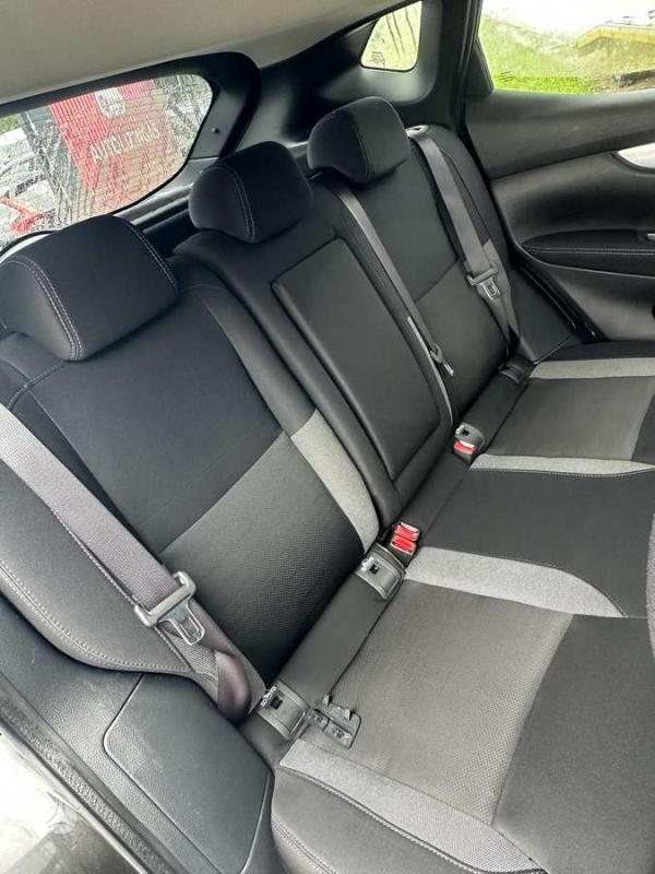 Black Nissan Qashqai 2018 in Alytus, with an engine capacity of 1.20 L and mileage of 179 thousand km for 12350 €, photo 9 on AUTOMOTO.COM.LV