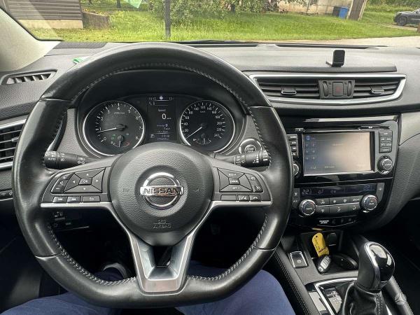 Black Nissan Qashqai 2018 in Alytus, with an engine capacity of 1.20 L and mileage of 179 thousand km for 12350 €, photo 10 on AUTOMOTO.COM.LV