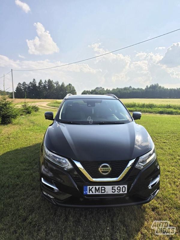 Black Nissan Qashqai 2018 in Vilnius, with an engine capacity of 1.60 L and mileage of 115 thousand km for 12000 €, photo 3 on AUTOMOTO.COM.LV