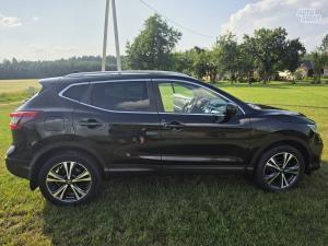 Melns Nissan Qashqai 2018 Viļņa, ar dzinēja tilpumu 1.60 L un nobraukumu 115 tūkst. km par 12000 €, foto 7 vietnē AUTOMOTO.COM.LV