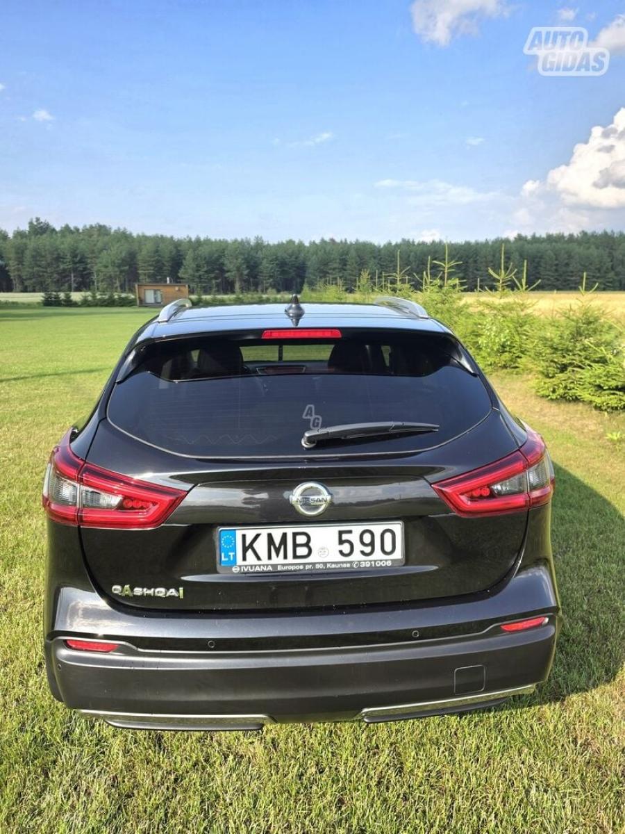 Melns Nissan Qashqai 2018 Viļņa, ar dzinēja tilpumu 1.60 L un nobraukumu 115 tūkst. km par 12000 €, foto 8 vietnē AUTOMOTO.COM.LV