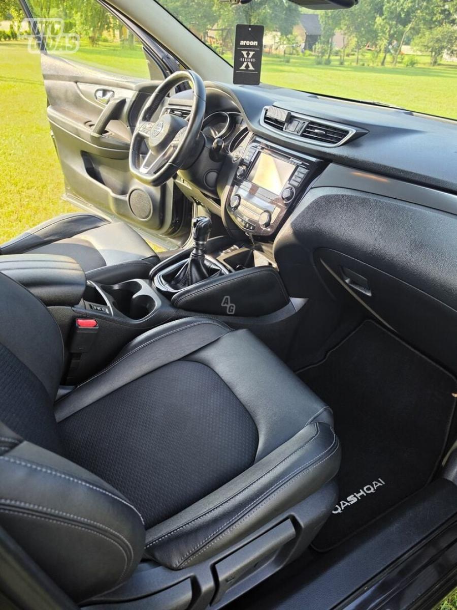 Melns Nissan Qashqai 2018 Viļņa, ar dzinēja tilpumu 1.60 L un nobraukumu 115 tūkst. km par 12000 €, foto 14 vietnē AUTOMOTO.COM.LV