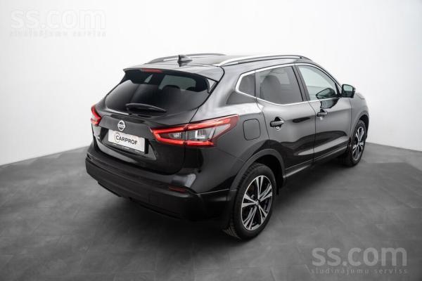 Black Nissan Qashqai 2018 in Tallinn, with an engine capacity of 1.20 L and mileage of 141 thousand km for 10499 €, photo 3 on AUTOMOTO.COM.LV
