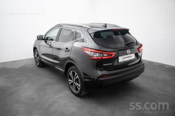Black Nissan Qashqai 2018 in Tallinn, with an engine capacity of 1.20 L and mileage of 141 thousand km for 10499 €, photo 8 on AUTOMOTO.COM.LV