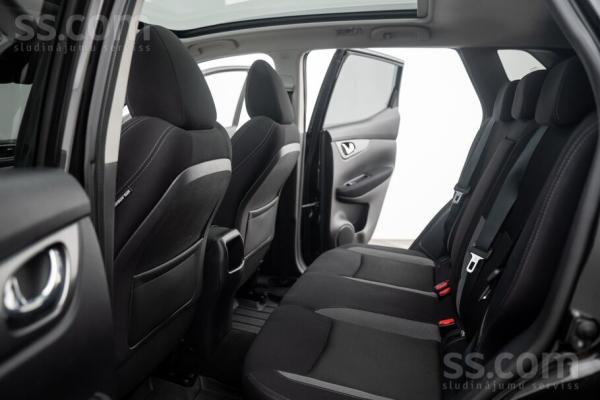 Black Nissan Qashqai 2018 in Tallinn, with an engine capacity of 1.20 L and mileage of 141 thousand km for 10499 €, photo 10 on AUTOMOTO.COM.LV