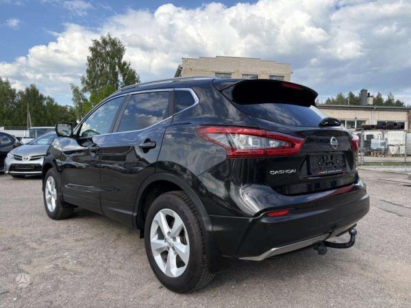 Melns Nissan Qashqai 2018 Radviliškis, ar dzinēja tilpumu 1.46 L un nobraukumu 109 tūkst. km par 12750 €, foto 4 vietnē AUTOMOTO.COM.LV