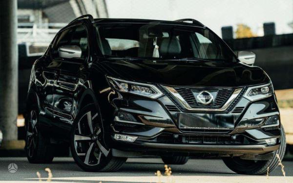 Black Nissan Qashqai 2018 in Kaunas, with an engine capacity of 1.62 L and mileage of 159 thousand km for 13900 €, photo 1 on AUTOMOTO.COM.LV