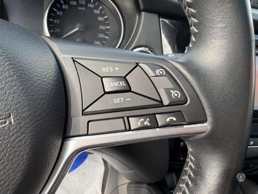 Black Nissan Qashqai 2018 in Radviliskis, with an engine capacity of 1.46 L and mileage of 109 thousand km for 12550 €, photo 17 on AUTOMOTO.COM.LV
