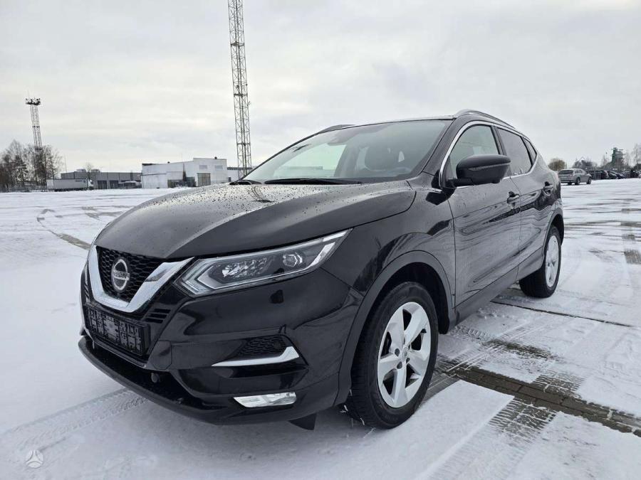 Black Nissan Qashqai 2019 in Marijampole, with an engine capacity of 1.33 L and mileage of 206 thousand km for 10500 €, photo 1 on AUTOMOTO.COM.LV