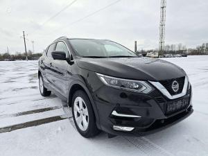 Black Nissan Qashqai 2019 in Marijampole, with an engine capacity of 1.33 L and mileage of 206 thousand km for 10500 €, photo 2 on AUTOMOTO.COM.LV