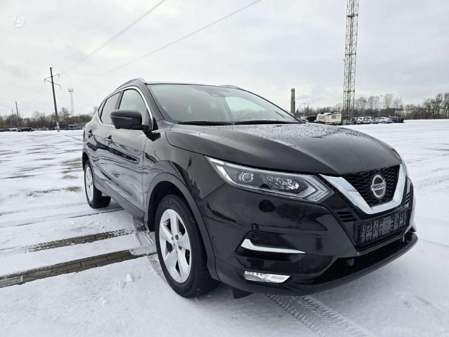 Black Nissan Qashqai 2019 in Marijampole, with an engine capacity of 1.33 L and mileage of 206 thousand km for 10500 €, photo 2 on AUTOMOTO.COM.LV
