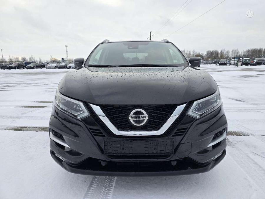 Black Nissan Qashqai 2019 in Marijampole, with an engine capacity of 1.33 L and mileage of 206 thousand km for 10500 €, photo 3 on AUTOMOTO.COM.LV