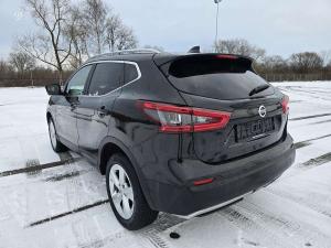 Black Nissan Qashqai 2019 in Marijampole, with an engine capacity of 1.33 L and mileage of 206 thousand km for 10500 €, photo 5 on AUTOMOTO.COM.LV