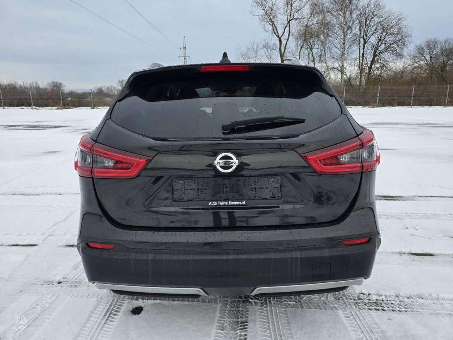 Black Nissan Qashqai 2019 in Marijampole, with an engine capacity of 1.33 L and mileage of 206 thousand km for 10500 €, photo 6 on AUTOMOTO.COM.LV