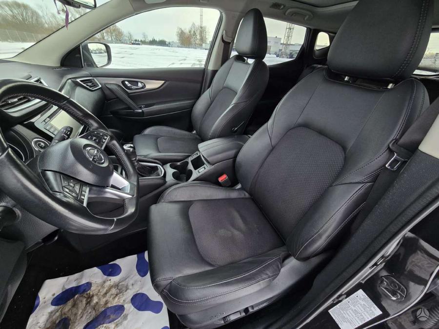Black Nissan Qashqai 2019 in Marijampole, with an engine capacity of 1.33 L and mileage of 206 thousand km for 10500 €, photo 12 on AUTOMOTO.COM.LV