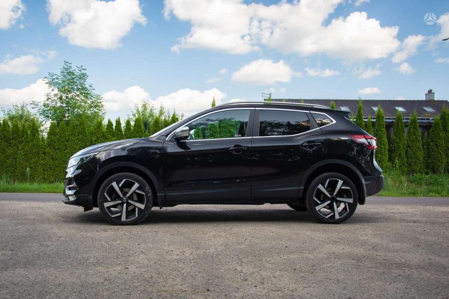 Melns Nissan Qashqai 2019 Elektrėnai, ar dzinēja tilpumu 1.75 L un nobraukumu 172 tūkst. km par 14350 €, foto 3 vietnē AUTOMOTO.COM.LV