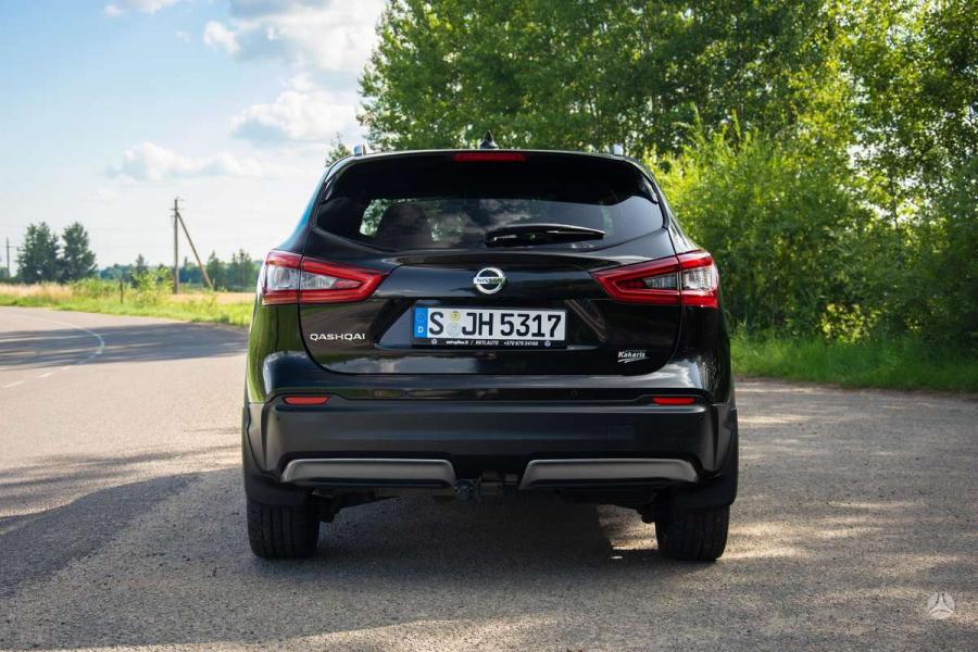 Melns Nissan Qashqai 2019 Elektrėnai, ar dzinēja tilpumu 1.75 L un nobraukumu 172 tūkst. km par 14350 €, foto 5 vietnē AUTOMOTO.COM.LV