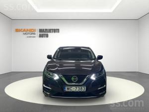 Black Nissan Qashqai 2019 in Riga, with an engine capacity of 1.30 L and mileage of 143 thousand km for 13790 €, photo 3 on AUTOMOTO.COM.LV