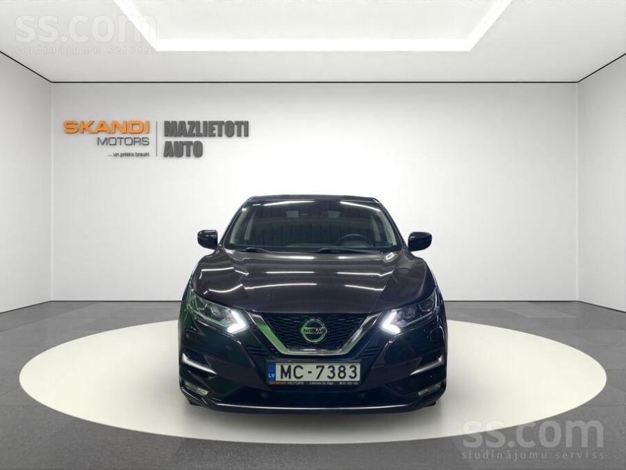 Black Nissan Qashqai 2019 in Riga, with an engine capacity of 1.30 L and mileage of 143 thousand km for 13790 €, photo 3 on AUTOMOTO.COM.LV