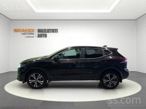 Black Nissan Qashqai 2019 in Riga, with an engine capacity of 1.30 L and mileage of 143 thousand km for 13790 €, photo 4 on AUTOMOTO.COM.LV