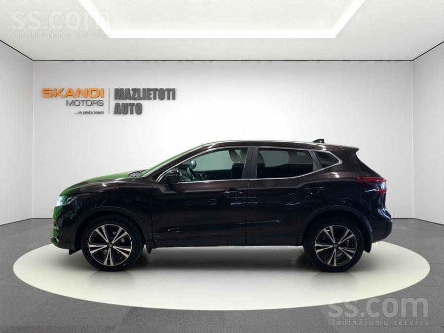Black Nissan Qashqai 2019 in Riga, with an engine capacity of 1.30 L and mileage of 143 thousand km for 13790 €, photo 4 on AUTOMOTO.COM.LV