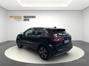 Black Nissan Qashqai 2019 in Riga, with an engine capacity of 1.30 L and mileage of 143 thousand km for 13790 €, photo 5 on AUTOMOTO.COM.LV