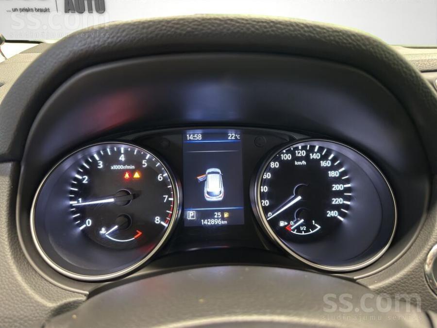 Black Nissan Qashqai 2019 in Riga, with an engine capacity of 1.30 L and mileage of 143 thousand km for 13790 €, photo 12 on AUTOMOTO.COM.LV