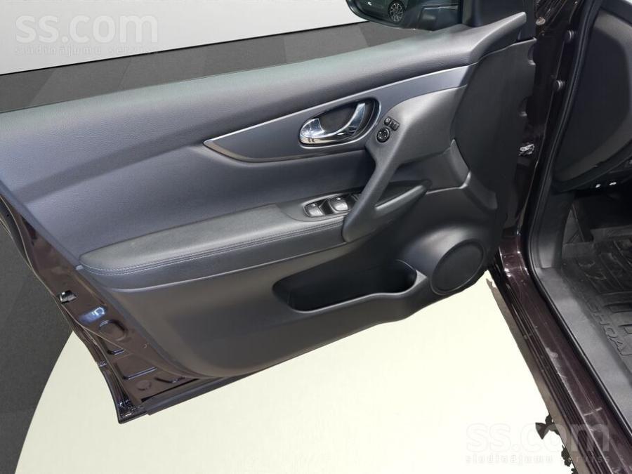 Black Nissan Qashqai 2019 in Riga, with an engine capacity of 1.30 L and mileage of 143 thousand km for 13790 €, photo 13 on AUTOMOTO.COM.LV