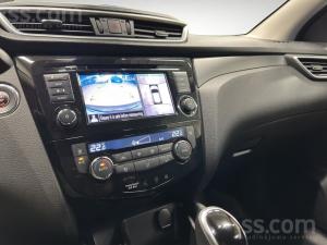Black Nissan Qashqai 2019 in Riga, with an engine capacity of 1.30 L and mileage of 143 thousand km for 13790 €, photo 16 on AUTOMOTO.COM.LV